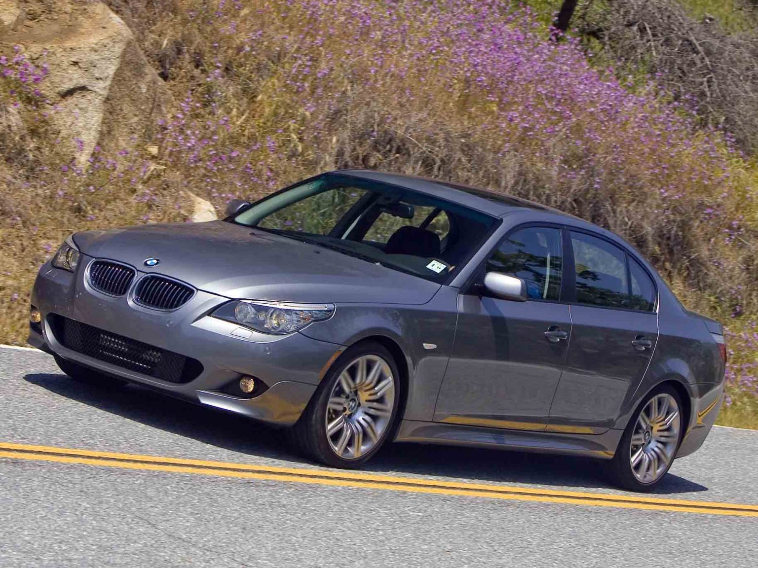 2008 BMW 550i Review - A Power Packed Punch