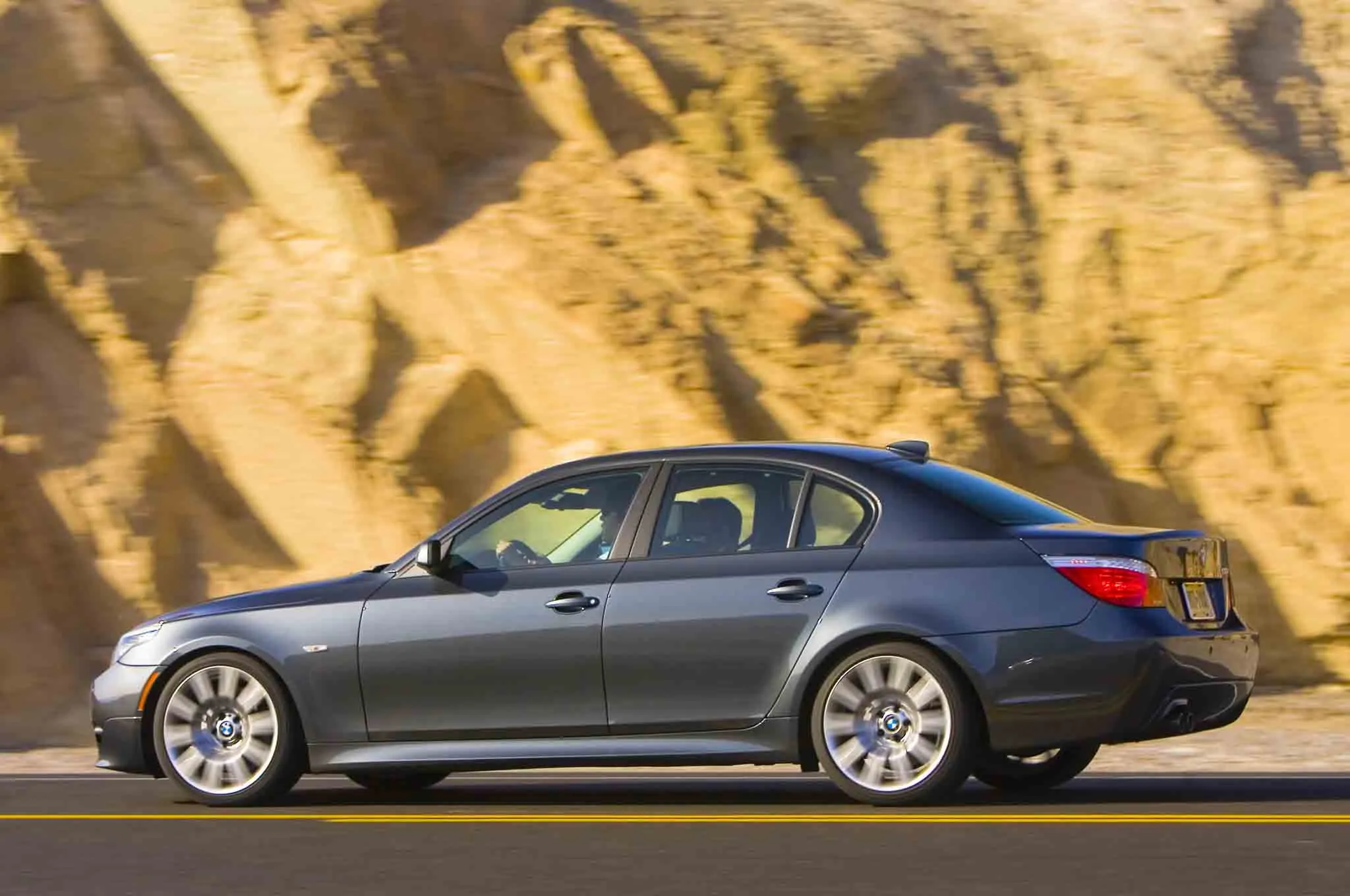 2008 BMW 550i Review - A Power Packed Punch